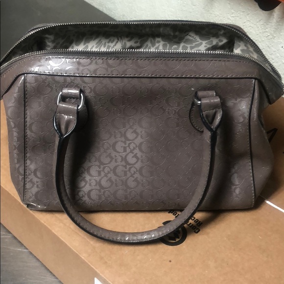 Guess | Bags | Guess Purse | Poshmark